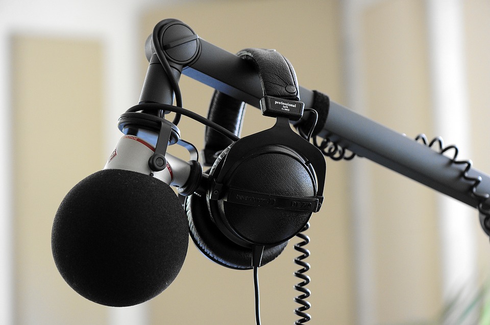 Top 6 Best Headphones for Musicians - AllOntario