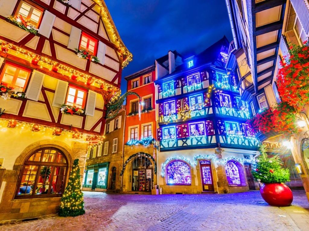 5 Quintessential Christmas Destinations - AllOntario